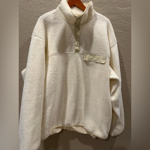 Goodfellow & Co | Jackets & Coats | Goodiellow Fluffy Fur Pullover ...
